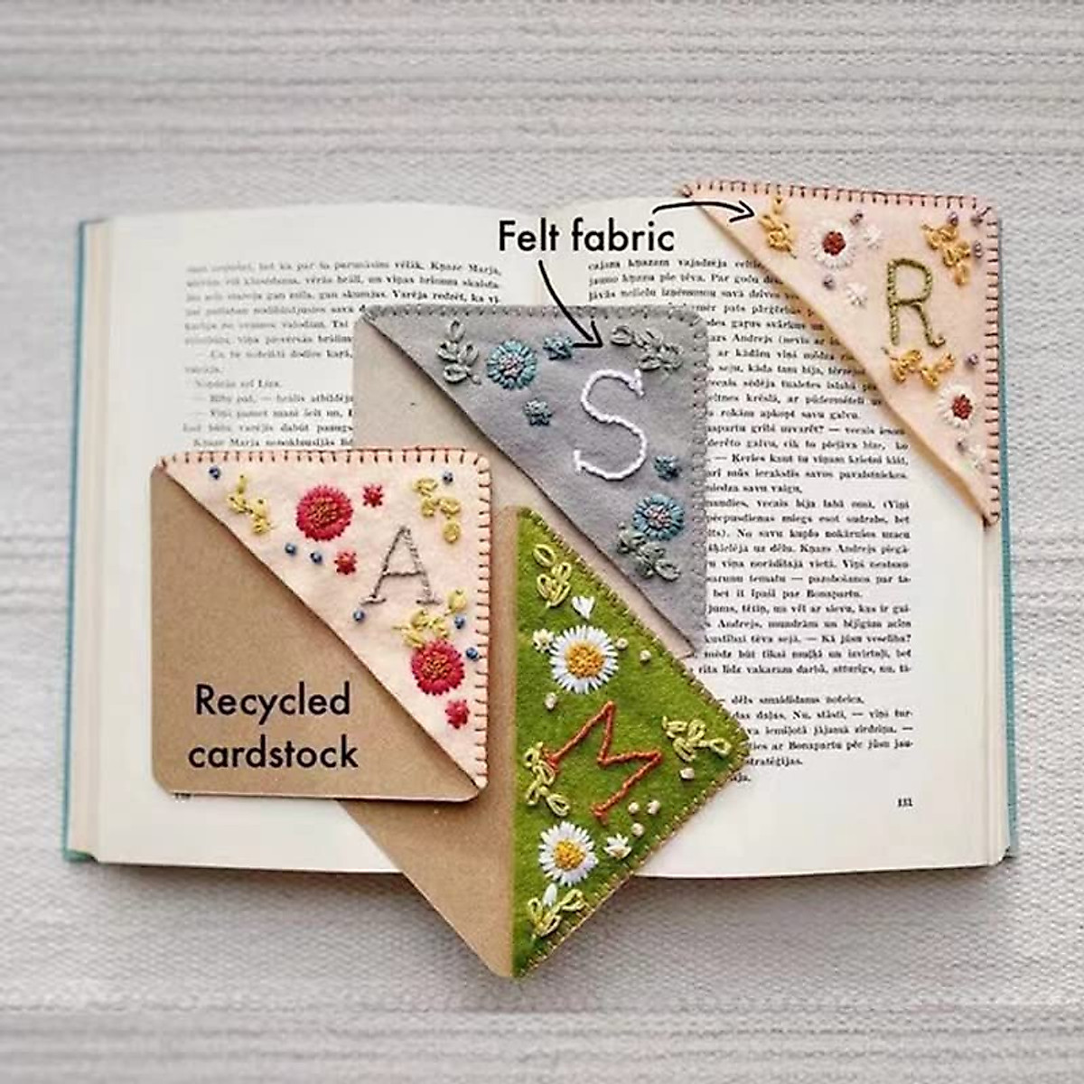 New Style Bookmark Hand Embroidered Corner Bookmark, Season Topic Flower Letter Embroidery Bookmarks, Felt Triangle Page Corner Handmade Bookmark, Felt Triangle Bookmark(Summer-O)