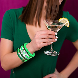 FAERLIIRY St. Patrick's Day Bracelets St. Patrick's Day Shamrock Charm Bracelets Adjustable Stretch Bracelets for Teen Girls rish Bracelet Irish Festival Party Favor Gifts, no gemstone