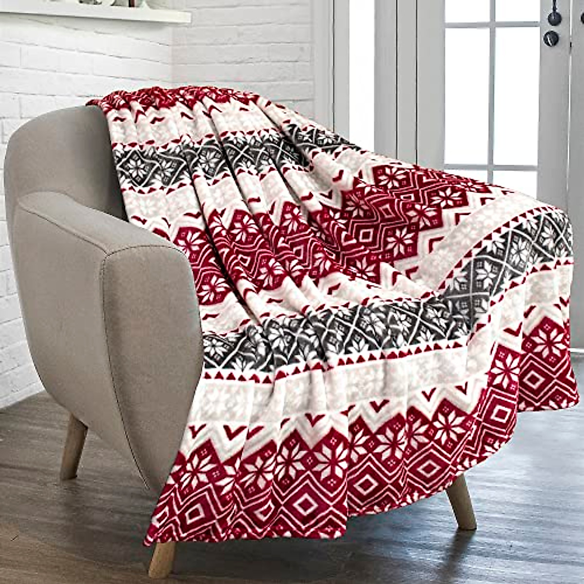 PAVILIA Christmas Throw Blanket | Holiday Christmas Red Fleece Blanket | Soft, Plush, Warm Winter Cabin Throw, 50x60 (Red Snowflakes)