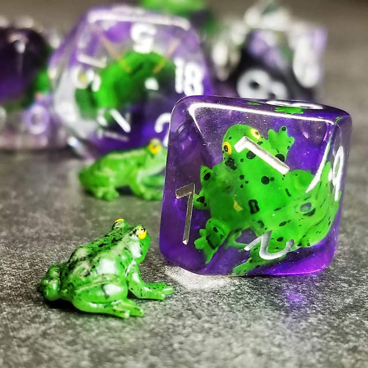 Sage's Portal Animal Familiars Resin DND Dice Set Polyhedral Dice Set for Dungeons and Dragons RPG Pathfinder Tabletop TTRPG (Green Frog)