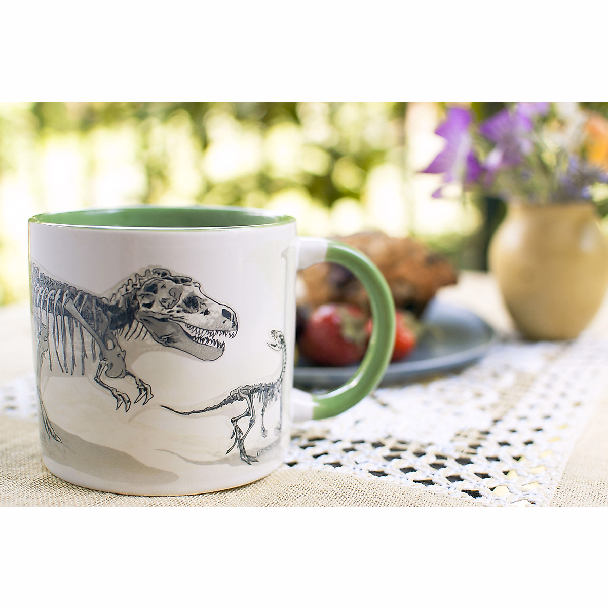 The Unemployed Philosophers Guild Disappearing Dino Mug - Heat Sensitive Color Changing Coffee Mug - Add Hot Liquid and Watch Dinosaurs Turn to Fossils