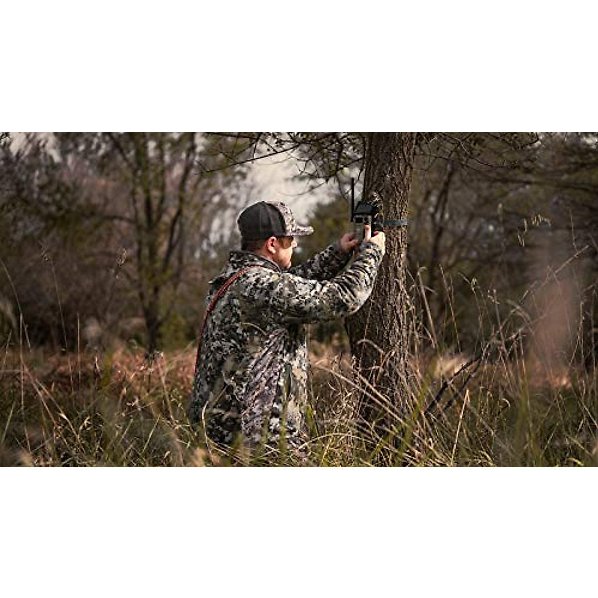 SPYPOINT Link-Micro-S-LTE Solar Cellular Trail Camera with LIT-10 Battery and 32 GB Micro SD Card (Link-Micro-S-LTE-V)