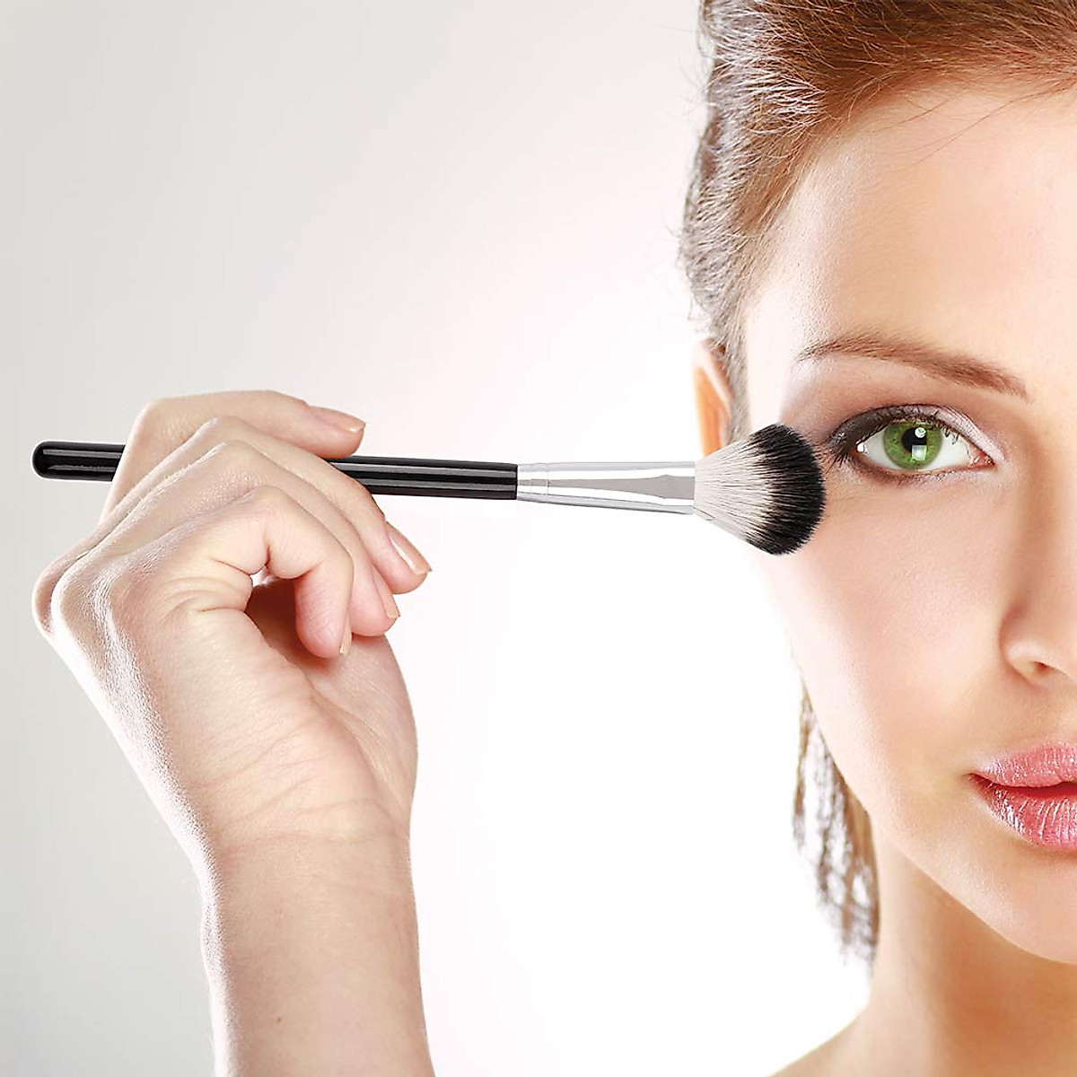 DUcare Highlighter Brush Fan Brush Setting Makeup Brush Blending Helps Lock in Foundation and Concealer 1Pcs Black