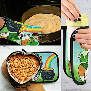 FFYHO St. Patrick's Day Oven Mitts & Pot Holders 2pcs Cute Corgi Dog Kitchen Heat Resistant Non-Slip Potholders Set for Women Cooking Baking BBQ