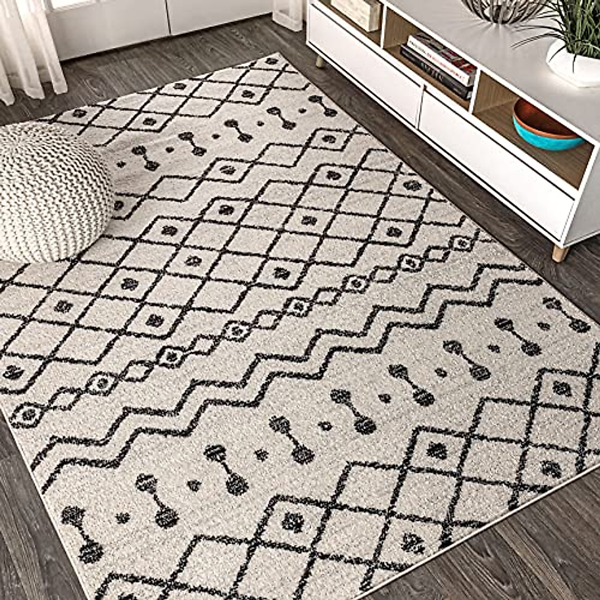 JONATHAN Y MOH208A-8 Aksil Moroccan Beni Souk Indoor Farmhouse Area-Rug Bohemian Minimalistic Geometric Easy-Cleaning Bedroom Kitchen Living Room Non Shedding, 8 ft x 10 ft, Cream/Black