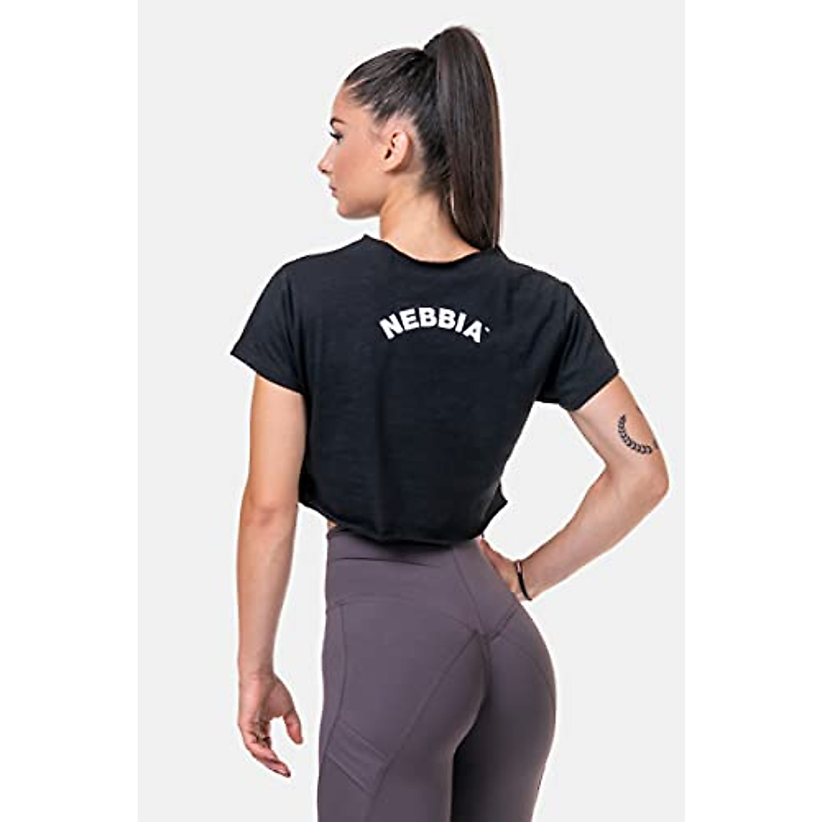 NEBBIA Loose Fit & Sporty Crop Top 583 Black