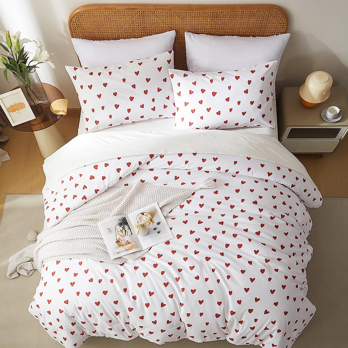 Nayoroom Heart Comforter Set Twin Size Kawaii Red Heart Pattern Comforter Kids Girls Cute Heart-Shaped Comforter 2Pcs Soft Lightweight Bedding Set for All Seasons (1 Comforter, 1 Pillowcase)