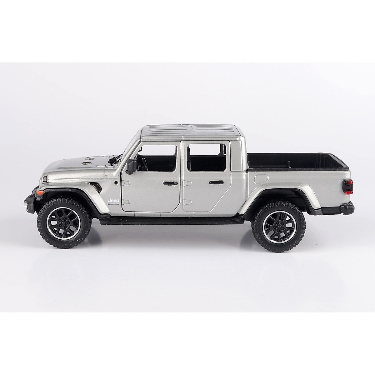 Motormax Toy 2021 Gladiator Overland (Closed Top) Pickup Truck Silver Metallic 124-127 Diecast Model Car by Motormax 79365