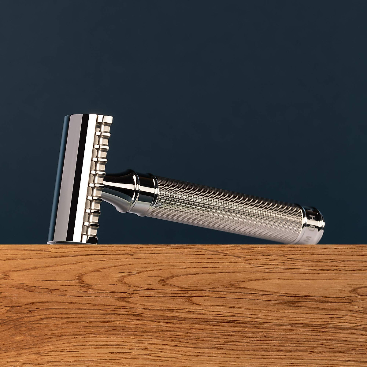 MÜHLE TRADITIONAL Grande Stainless Steel Safety Razor (Open Comb)