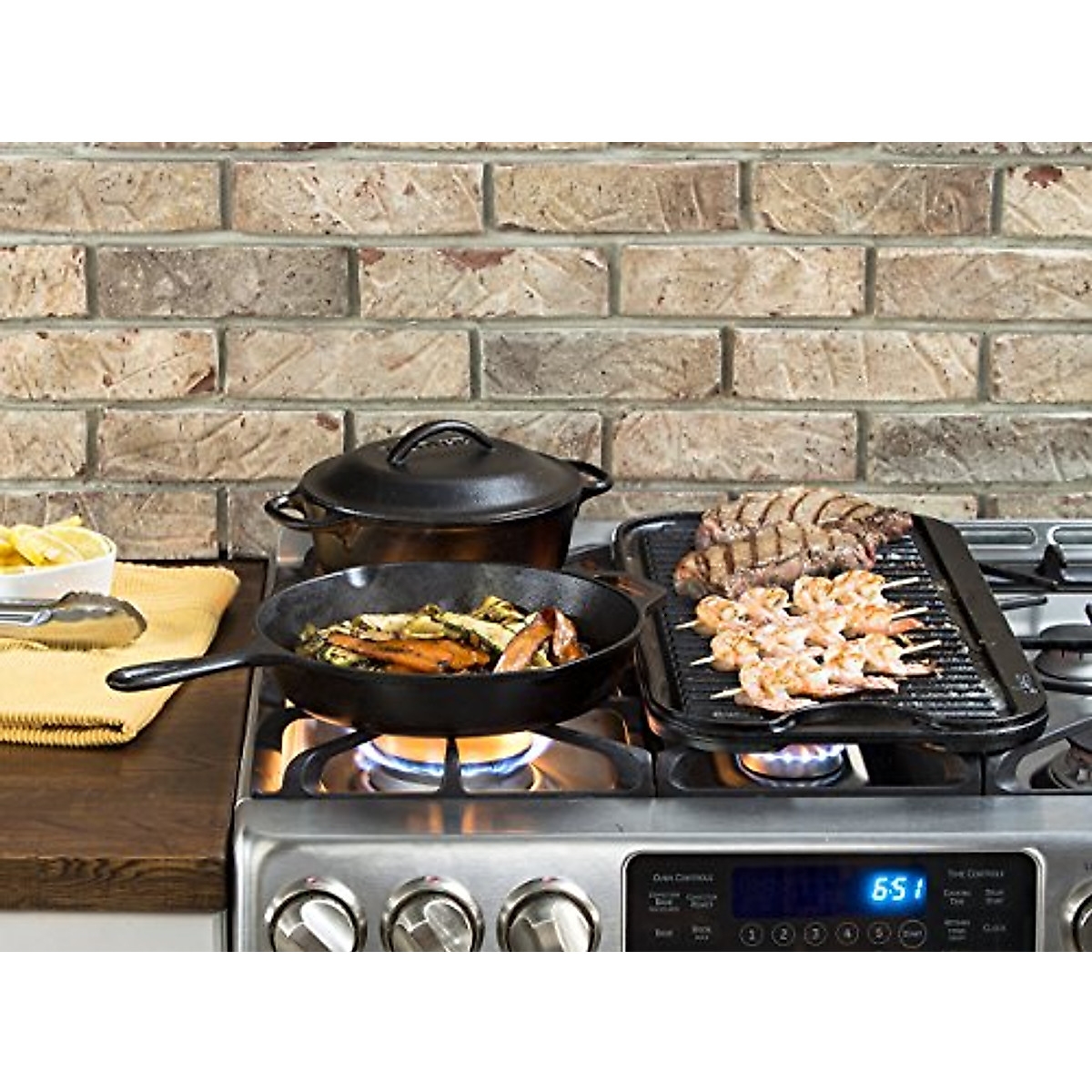 Lodge LPGI3 Cast Iron Reversible Grill/Griddle, 20-inch x 10.44-inch, Black
