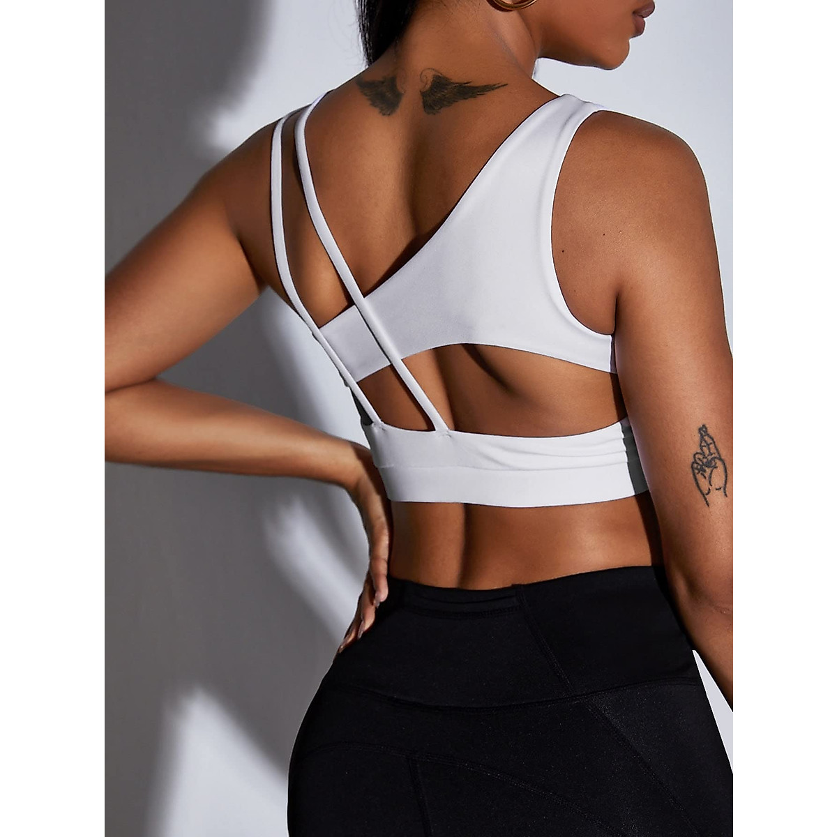 Milumia Women's Cut Out Asymmetrical Neck Sports Bra Fitness Workout Yoga Bra White Small