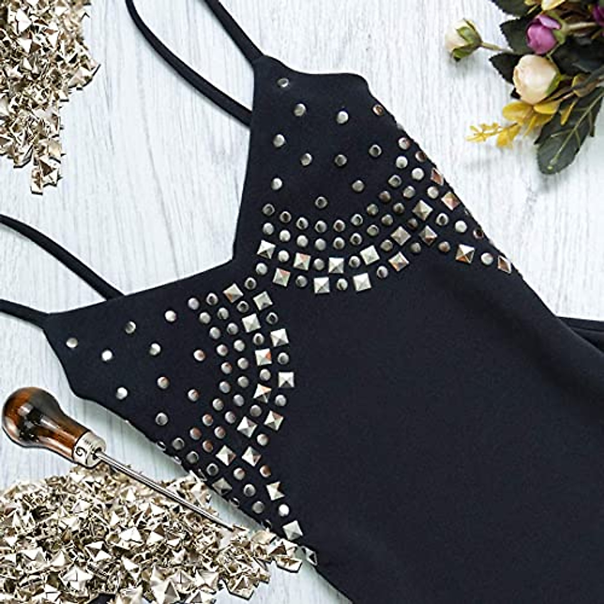 TUZAZO 500 Pieces 10 mm Square Pyramid Studs for Clothing Bag Leather Shoes Punk Rock Jewelry Craft, 4 Prong Metal Nailhead Studs Spikes Accessories with Awl (Silver)