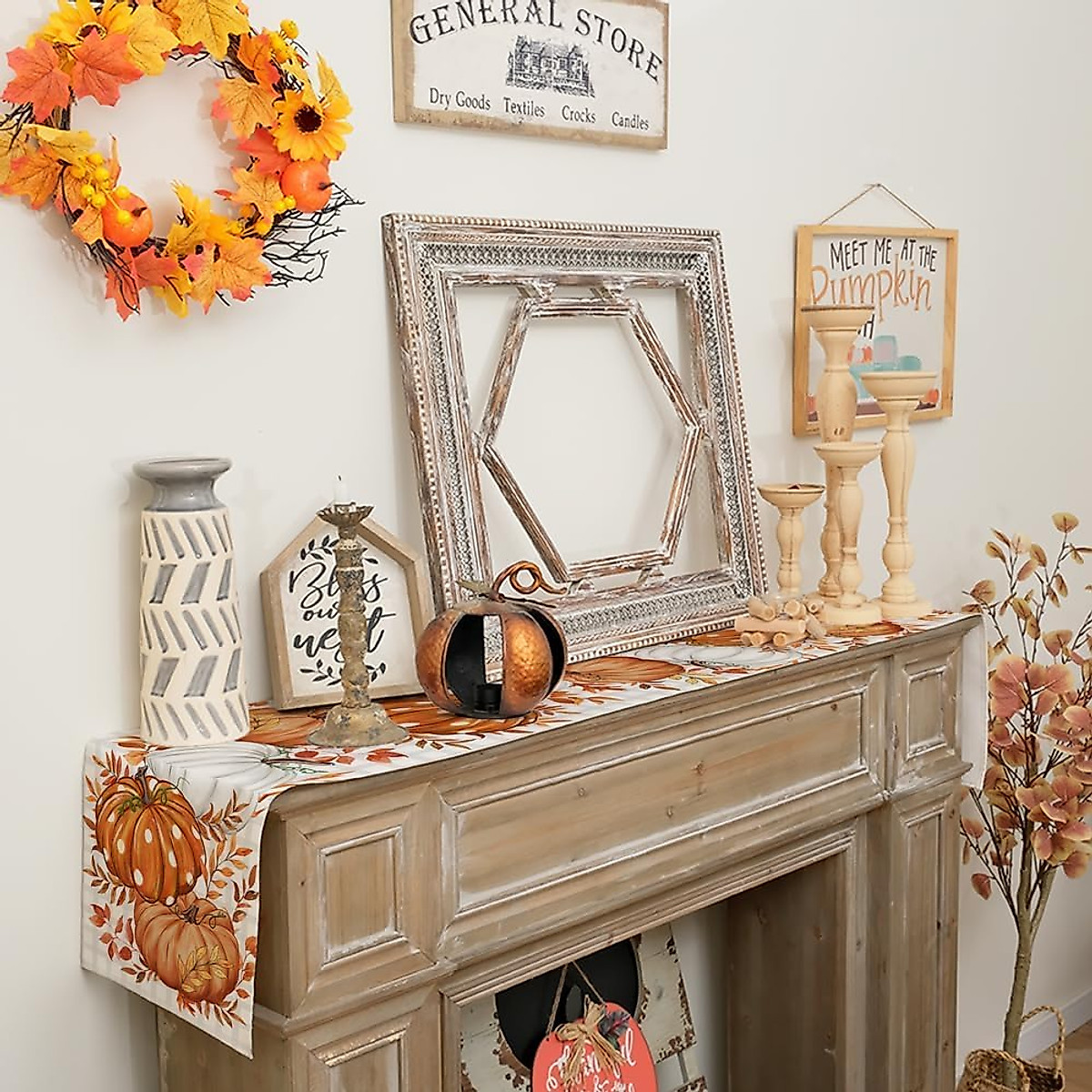 GEEORY Fall Table Runner, 13x72 Inch Pumpkins Leaves Farmhouse Table Decoration for Kitchen Dinning, Indoor Outdoor Dinner Party (Orange Pumpkins) GT124-72