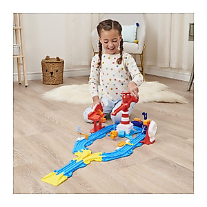 Mighty Express, Port Station Playset with Exclusive Mechanic Milo Toy Train and Magnetic Crane