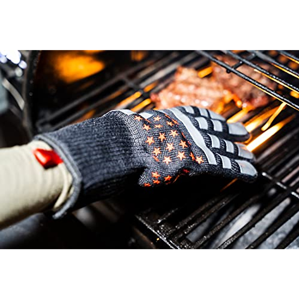 JayCee Grillin & Chillin 'Merica BBQ Gloves, 1472 Degree F Heat Resistant, Cut Resistant Lining, Non Slip Silicone, Machine Washable, Grilling, Baking, Cooking, Cutting