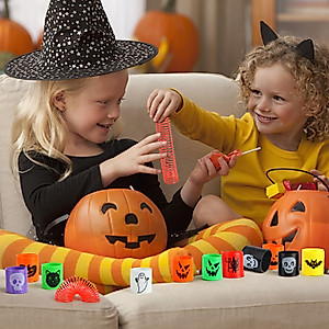 SULOLI Halloween Coil Springs for Kids, 36pcs Assorted Halloween Theme Pattern Spring Toys Party Favors Halloween Treat Bags Gifts