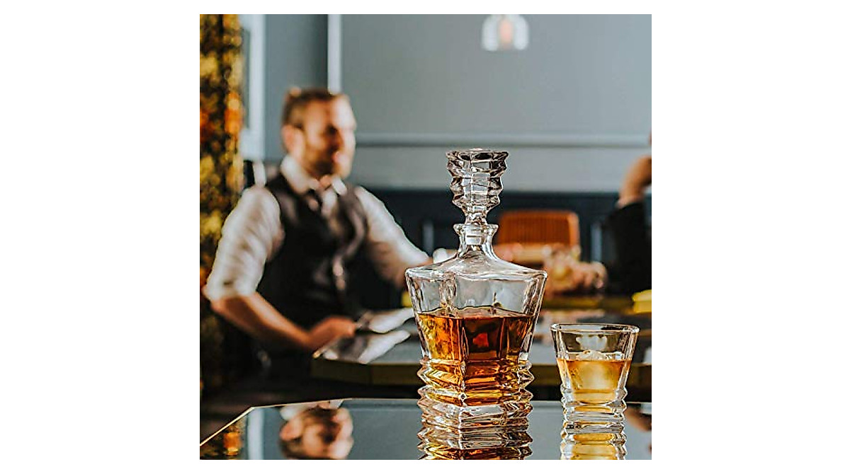 Luxurious 27oz Whiskey Decanter Set - Perfect Gift for Him