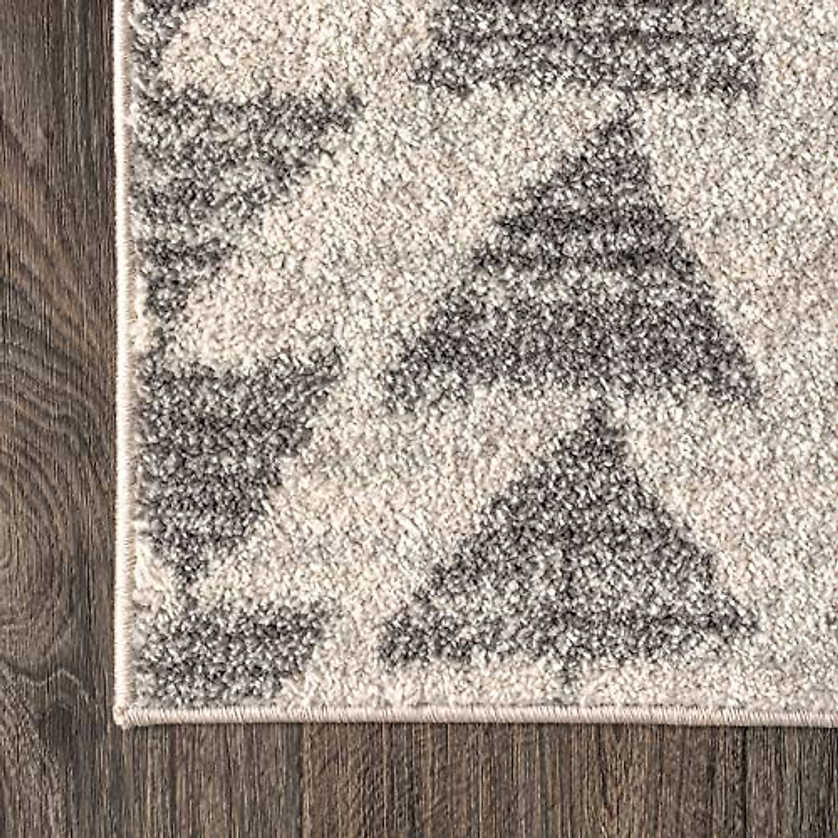 JONATHAN Y MOH206B-8 Aisha Moroccan Triangle Geometric Indoor Farmhouse Area-Rug Bohemian Minimalistic Easy-Cleaning Bedroom Kitchen Living Room Non Shedding, 8 X 10, Cream,Gray