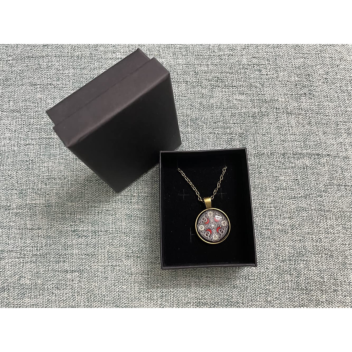 NEPOMI Irish Celtic Knot Pendant Necklace for Men Women, Trinity Knot Good Luck Cross Necklace Mens Womens Religious Necklace Jewelry Gift Alloy Link Chain Talisman Necklace 27'' Chain(Send Gift Box)