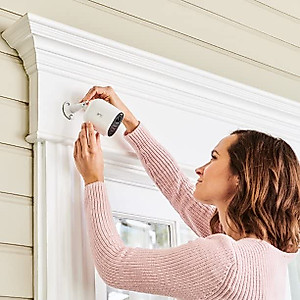 Arlo Essential Wire Free Security Camera (No Spotlight) 1 Pack (Wireless Security System, 1080p Video, Indoor/Outdoor Camera, Night Vision, Surveillance, 2 Way Audio, Weather Resistant) VMC2020W