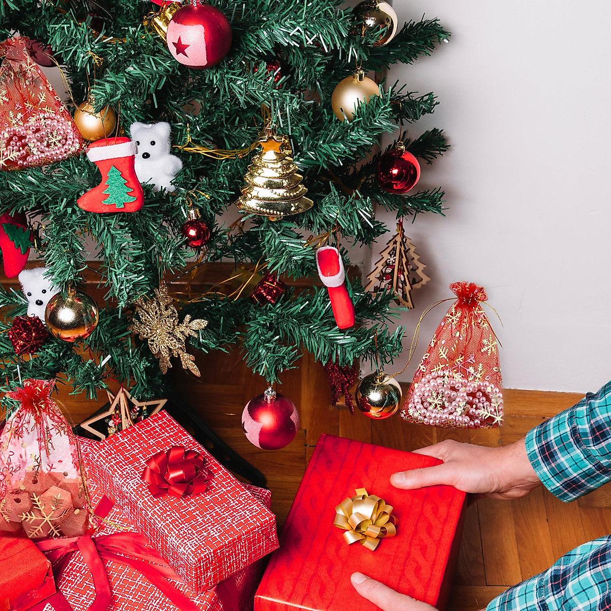 TEXASDELUXE Red Gold Snowflake Small Organza Bags with Drawstring 2x3 40 pack Tiny Small Drawstring Bags 2x3 for Party Wedding Goodies Candies & Jewelry Small Mesh Bags Drawstring 2x3