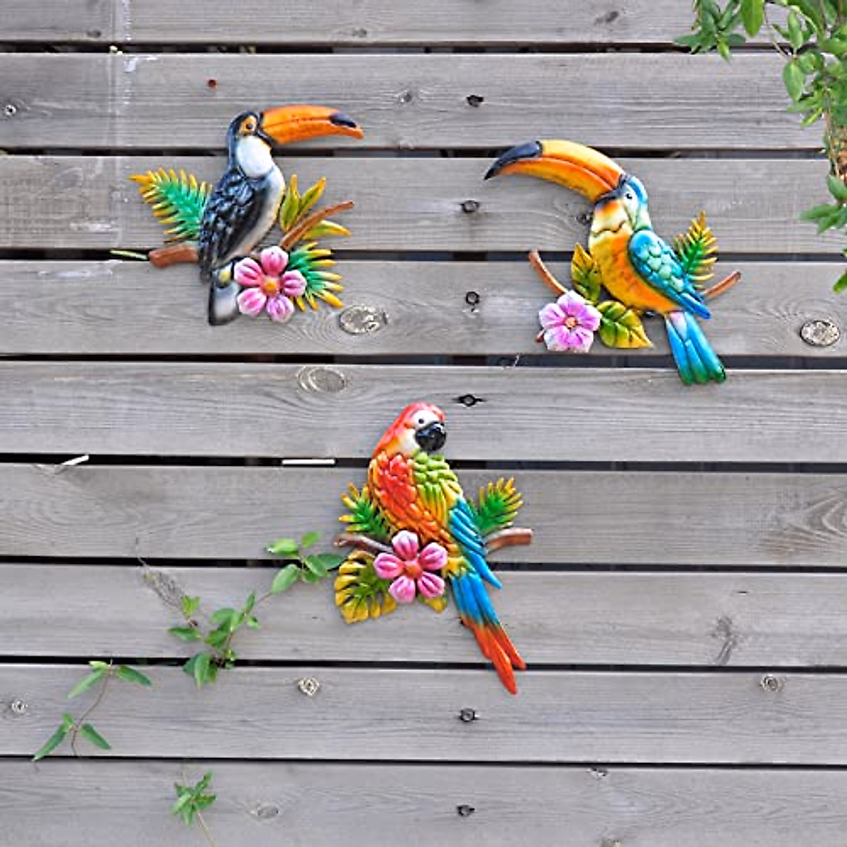 Tuokiuhn Metal Bird Wall Decor Toucan Macaw Decoration Bird Wall Art Tropical Wall Art Suitable for Outdoor Fence Patio Wall Decorations Set of 3