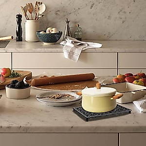 Sumnacon 2Pcs Rectangle Cast Iron Trivet - Heat Resistant Iron Trivet for Hot Dish Pot Pan Plate Teapot, Rustic Cast Iron Hot Dish Plate Holder for Kitchen Dining Table Countertop Cooktop