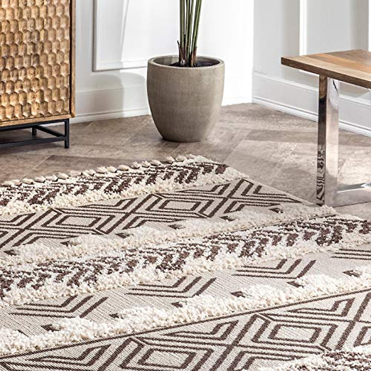 nuLOOM Helena Tribal High-Low Area Rug, 5' 3" x 7' 3", Brown