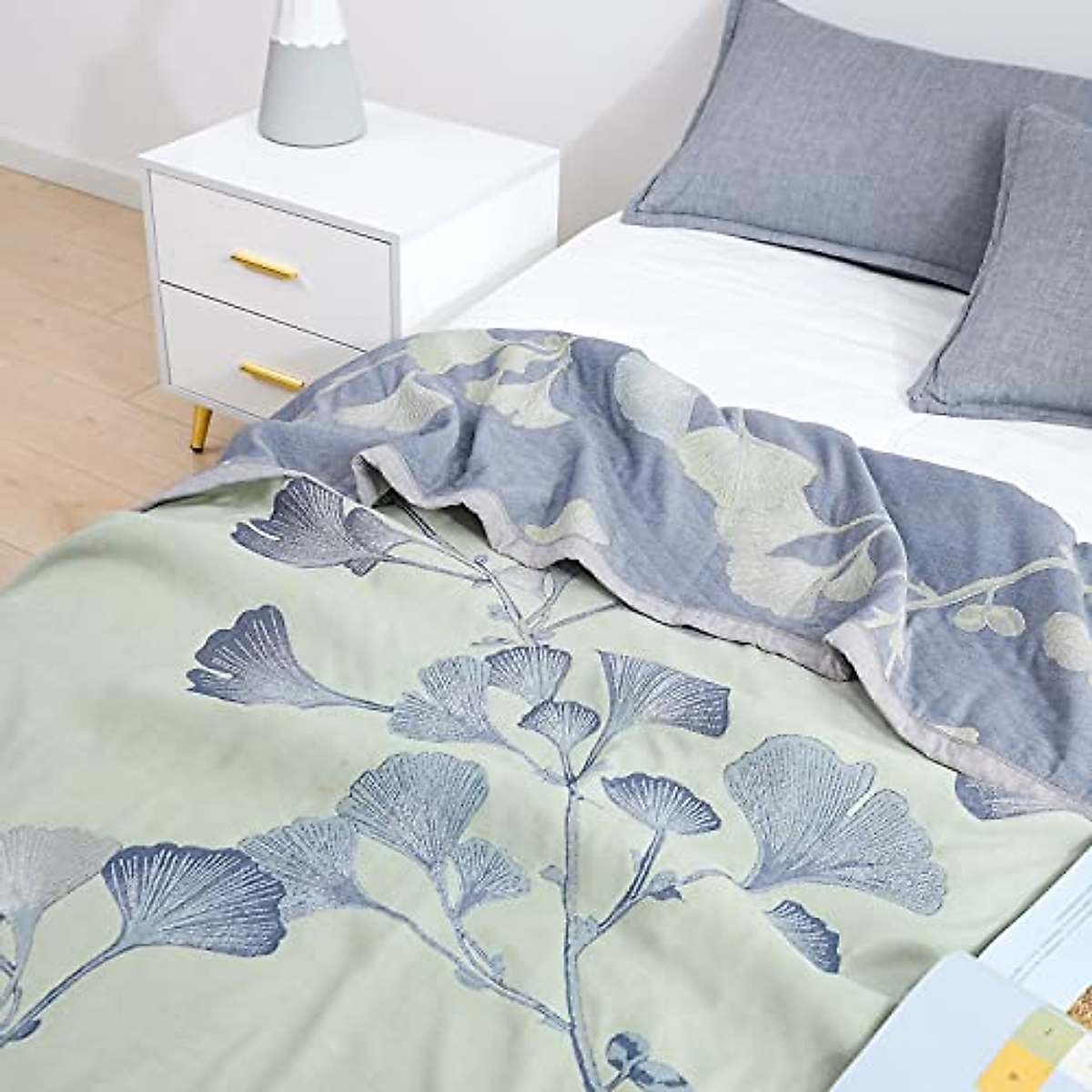 MODUSKYE Muslin Throw Blanket, Bohemian Throw Quilt 78 * 90 Inch Queen Cotton Ginkgo Pattern Ultra Soft Light Reversible Cozy Bedding Coverlet Sofa Throw(Green+Grey)