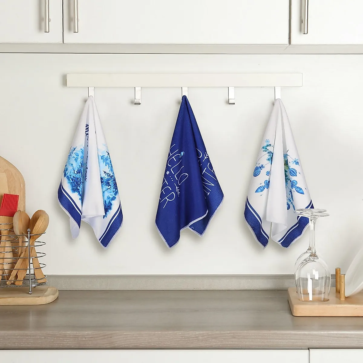 Geyoga 6 Pcs Christmas Kitchen Towels Decor 16 x 24 Inch Absorbent Christmas Tree Dish Towels Xmas Truck Snowman Santa Plaid Hand Tea Towels for Holiday Housewarming Gift(Blue, White,Snowman)