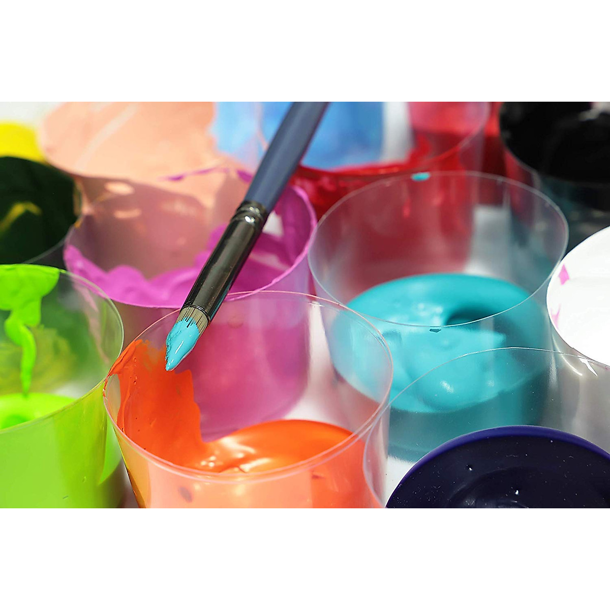 Mont Marte Premium Paint Brush Set 15 Piece, includes 15 Different Brushes in a Roll Case with Magnetic Closure, Suitable for Watercolour, Acrylic and Oil Painting