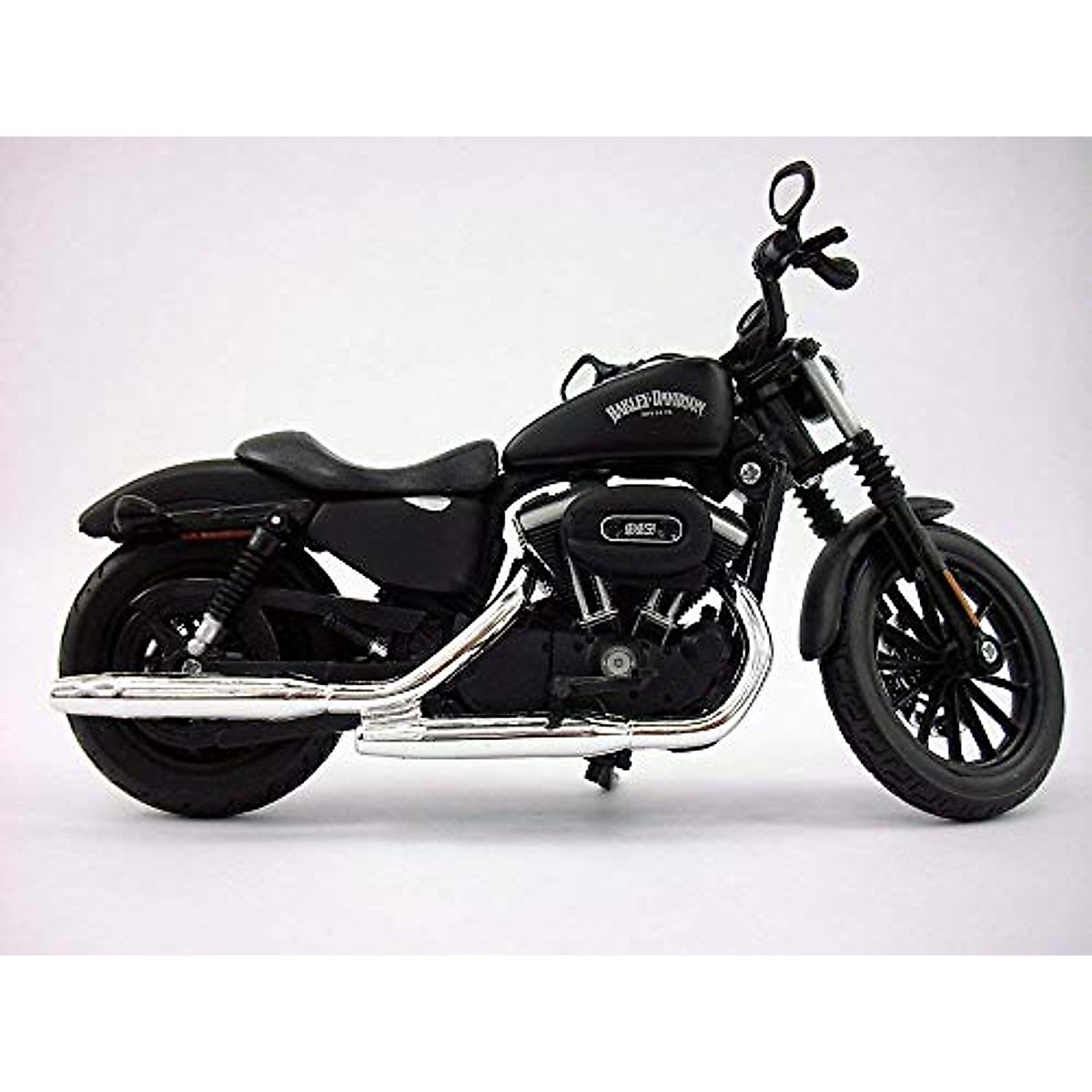 2014 Harley Davidson Sportster Iron 883 Motorcycle Model 1/12 by Maisto 32326