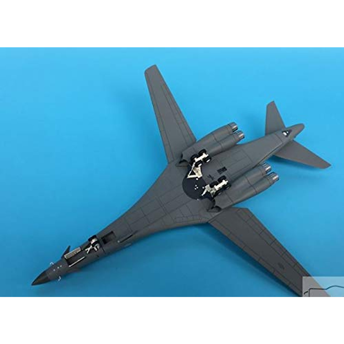 Herpa Wings USA B-1B B-1 Bomber Lancer 85-0064 127th Bomb Squadron McConnell Air Force Base 1/200 diecast Plane Model Aircraft