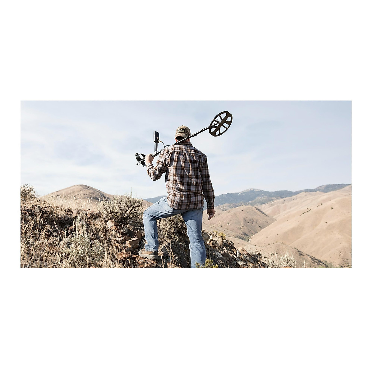 Minelab Equinox 800 Multi-IQ Underwater Waterproof Metal Detector & Pro Find 35