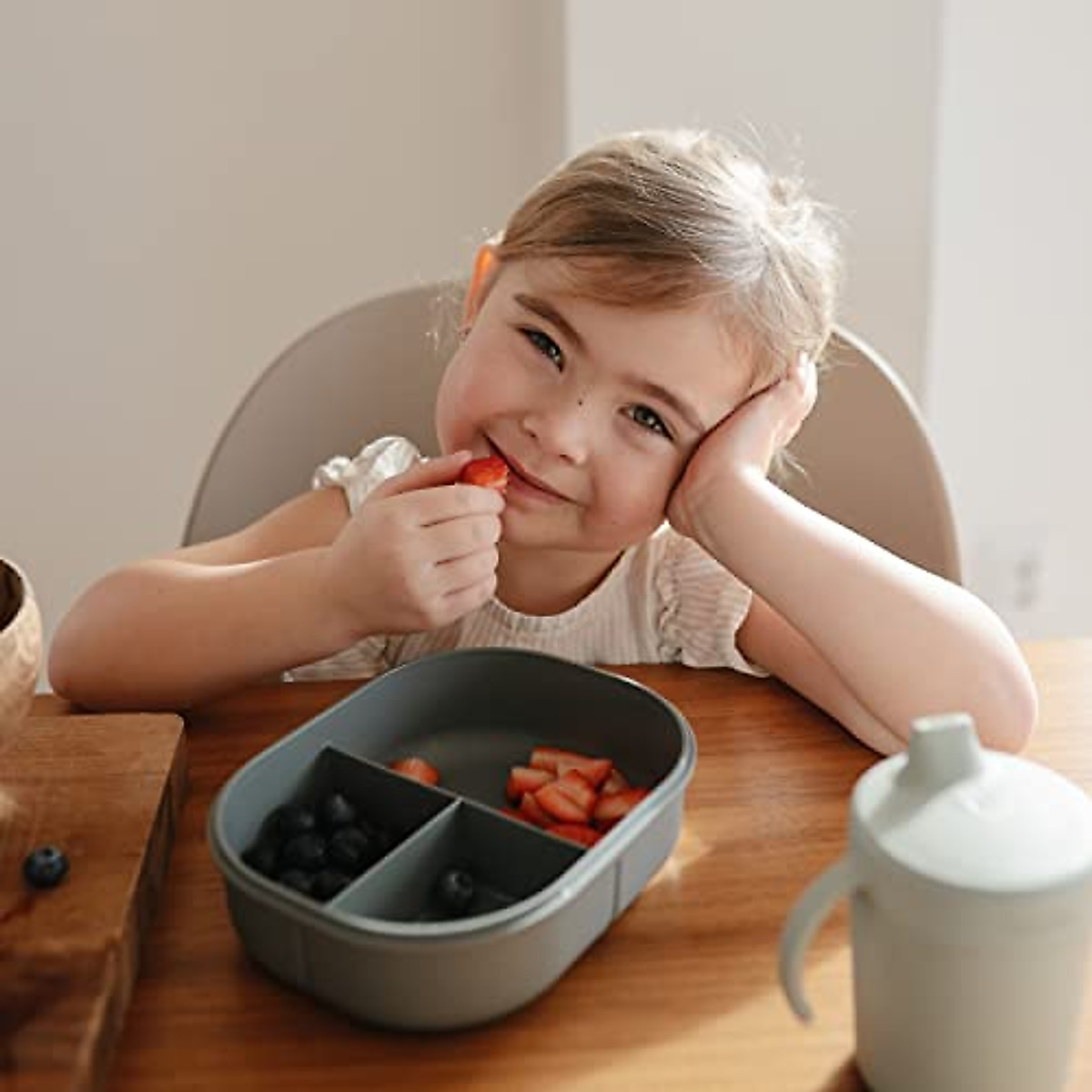 mushie Kids Bento Lunch Box | 3-Compartment & Removable Divider + Fork & Spoon Utensils | Great For Meals, School, Snacks On-the-Go | Dishwasher Safe (Smoke)