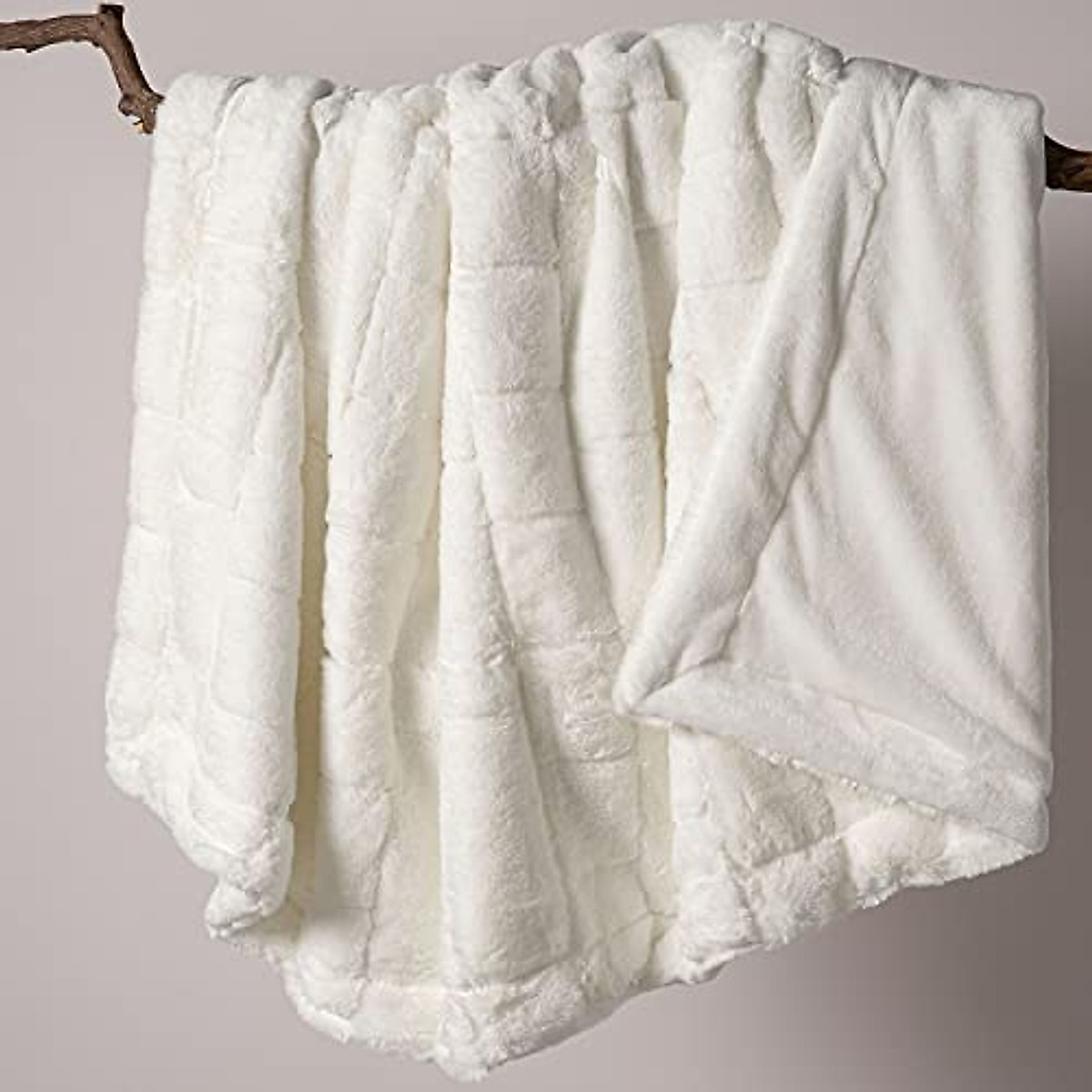 Kingole Faux Rabbit Fur Luxury Throw Blanket, Cozy Couch Sofa Bed Super Soft and Warm Plush Microfiber 350GSM, 50 x 60 Inch, Cream White