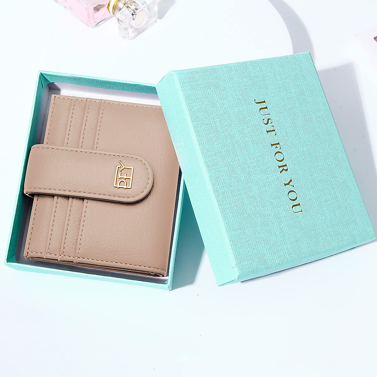 GEEAD Small Wallets for Women Slim Bifold Credit Card Holder Minimalist Zipper Coin Pocket