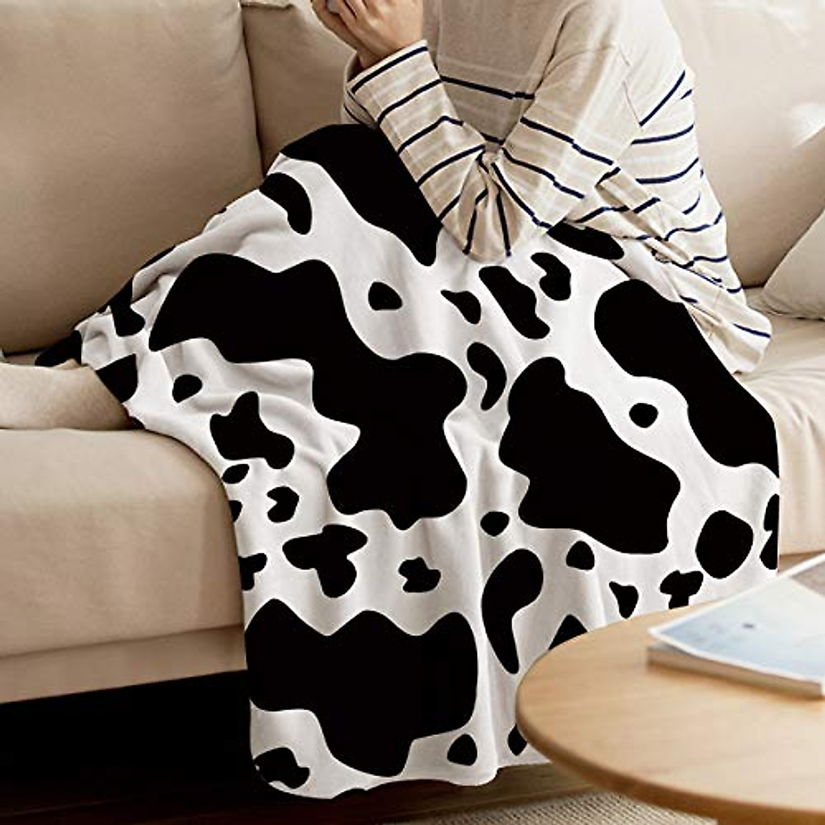 Singingin Super Soft Cozy Bed Fleece Blanket Throw Black and White Graffiti Dairy Cows Spots 39×49inch Fuzzy Plush Lightweight Couch Blankets Microfiber Provides Comfort and Warm All Season