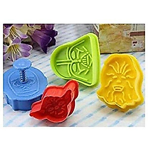 Set of 4 Star Wars Plunger Cookie Cutters - Darth Vader, C-3PO, Yoda and Chewbacca - Amazing Cake Mold Decoration Tool For Baking in Kitchen - Multi-Colour