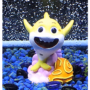 PENN-PLAX Baby Shark Betta Fish Aquarium Kit – Includes Tank and 2 Decorations – 1.13 Gallon