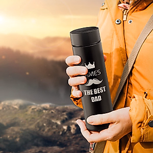 Maverton Travel Mug with engraving for man - 15,2 fl oz flask for him - Removable tea infuser - Lightweight design - LED Display - For Birthday - Personalized gadget for traveler - dad