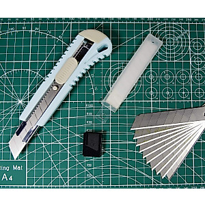 WEKOIL Utility Knives Retractable Box Cutter,18mm Wide Snap Off Blade Knife,11 Carbon Steel Blades,Hobby Art Paper Knives with Comfortable Handle,Heavy Duty for Office Home Warehouse,Blue