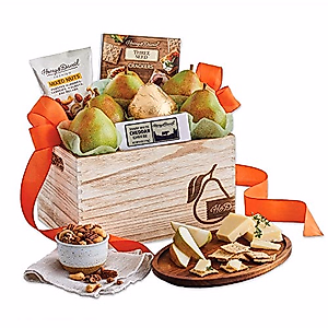 Harry & David Signature Pear, Nut, and Cheese Gift Basket - Classic