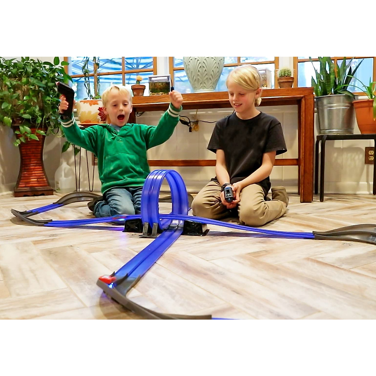 Tracer Racers Remote Control Cordless Glow in The Dark High-Speed Super 8 Speedway Track Set with Two Cars for Dual Racing, Glow Blue