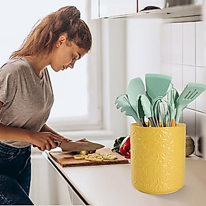 MEIGUI Kitchen Utensil Holder for Kitchen Décor, 7.2″ Extra Large Ceramic Utensil Crock for Countertop, Cooking Tool Utensil Caddy with Table-Protection Cork Mat, Farmhouse Utensil Organizer, Yellow