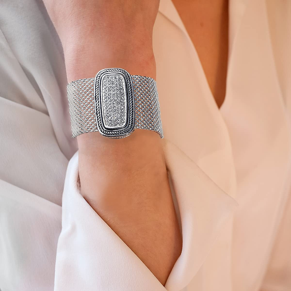 UNY Austrian Pave Crystals designer Inspired personality Bracelets alloy bangle jewelry Antique Jewelry (Gold)