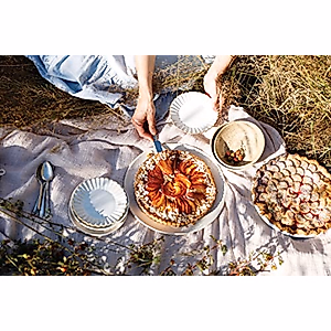 Cannelle et Vanille Bakes Simple: A New Way to Bake Gluten-Free (with Vegan Options for Most Recipes)