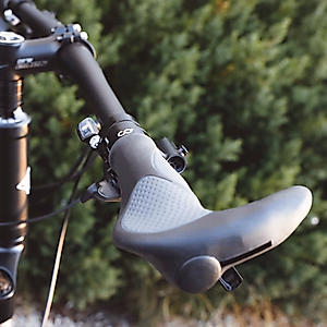 CyclingDeal Mountain Bike Bicycle Handlebar Grips - with Specialized Ergonomic & Anti-Slip Design for MTB & Hybrid Bikes - 1 Pair of Soft Gel Grips - Grips with Bar Ends