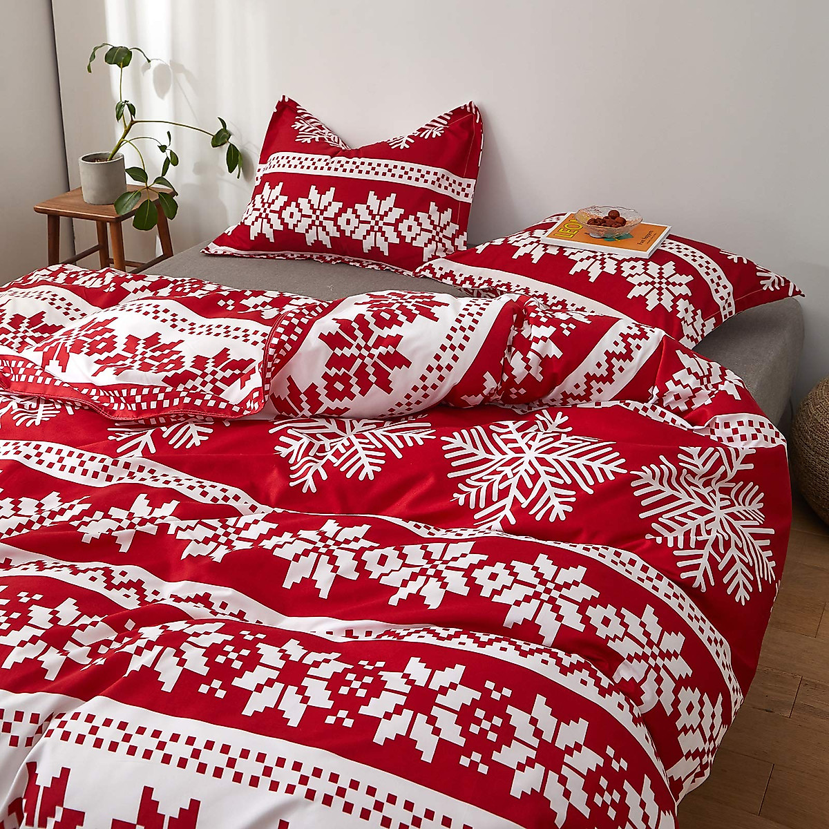 Joyreap 3 Pieces Christmas Duvet Cover Set, Red and White Reindeer Snowflake and Tree Pattern, Soft Breathable Microfiber for All Season, 1 Duvet Cover and 2 Pillow Shams (Full/Queen, 90x90 inches)