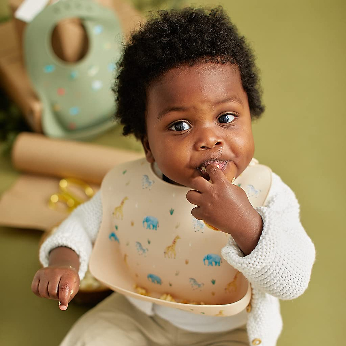 Austin Baby Co Mess Proof Silicone Bibs for Babies – Perfect Travel Toddler Bibs for Baby Boy or Baby Girl – Waterproof with Adjustable Collar, Soft Food Grade Silicone, BPA Free